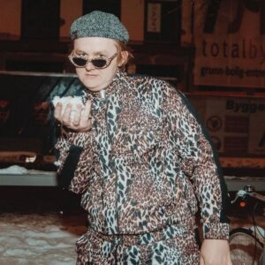 Lewis Capaldi Height, Age, Net Worth, Girlfriend & Full Bio
