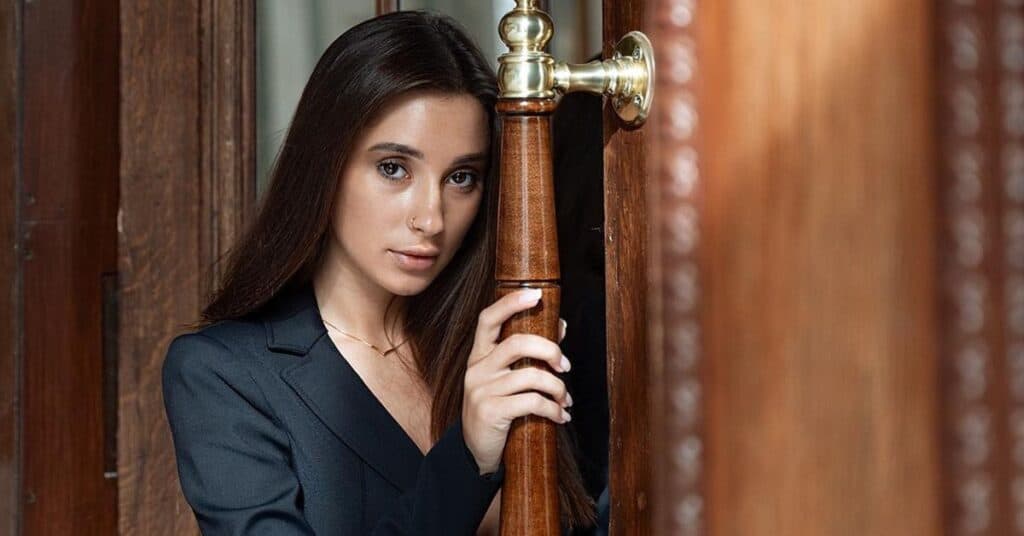 Liya Silver Wiki, Age, Height, Measurements, Net Worth & Full Bio